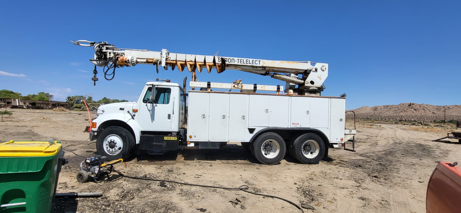International truck model 4900 year 1996 - El Varon Exports LLC